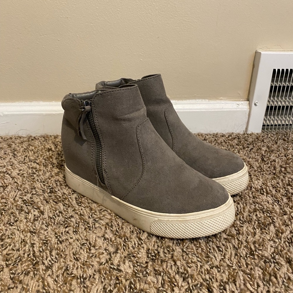 Universal Thread Target Wedge Sneakers - Gem